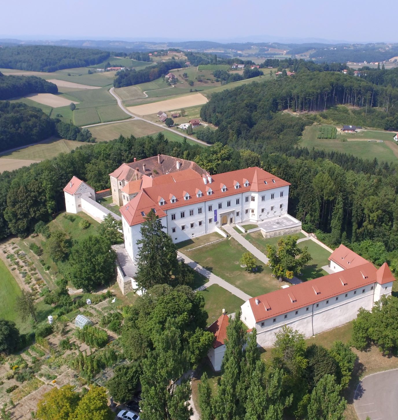 Grad Negova | Obišči Pomurje | Expano